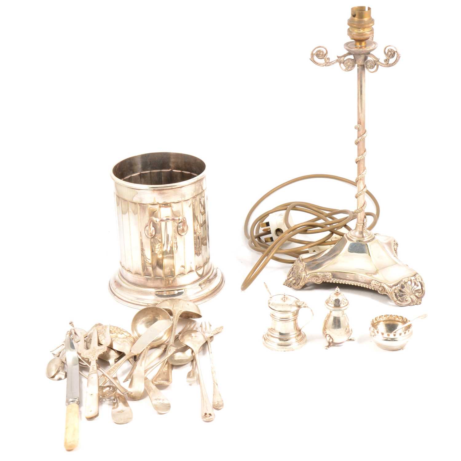 Lot 158 - Small quantity of silver and silver plate,