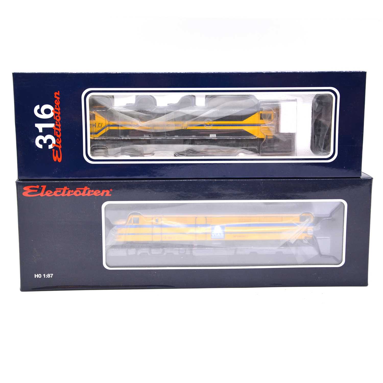 Lot 172 - Electrotren HO gauge model railway