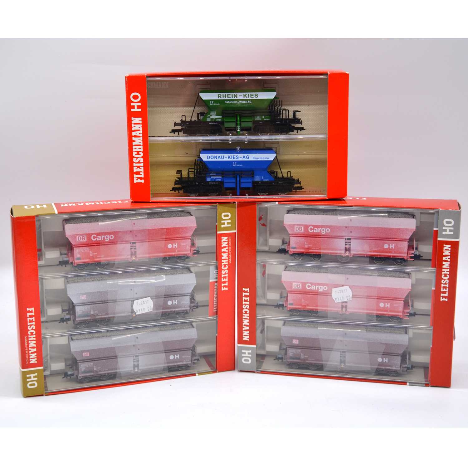 Lot 402 - Three Fleischmann HO gauge model railway