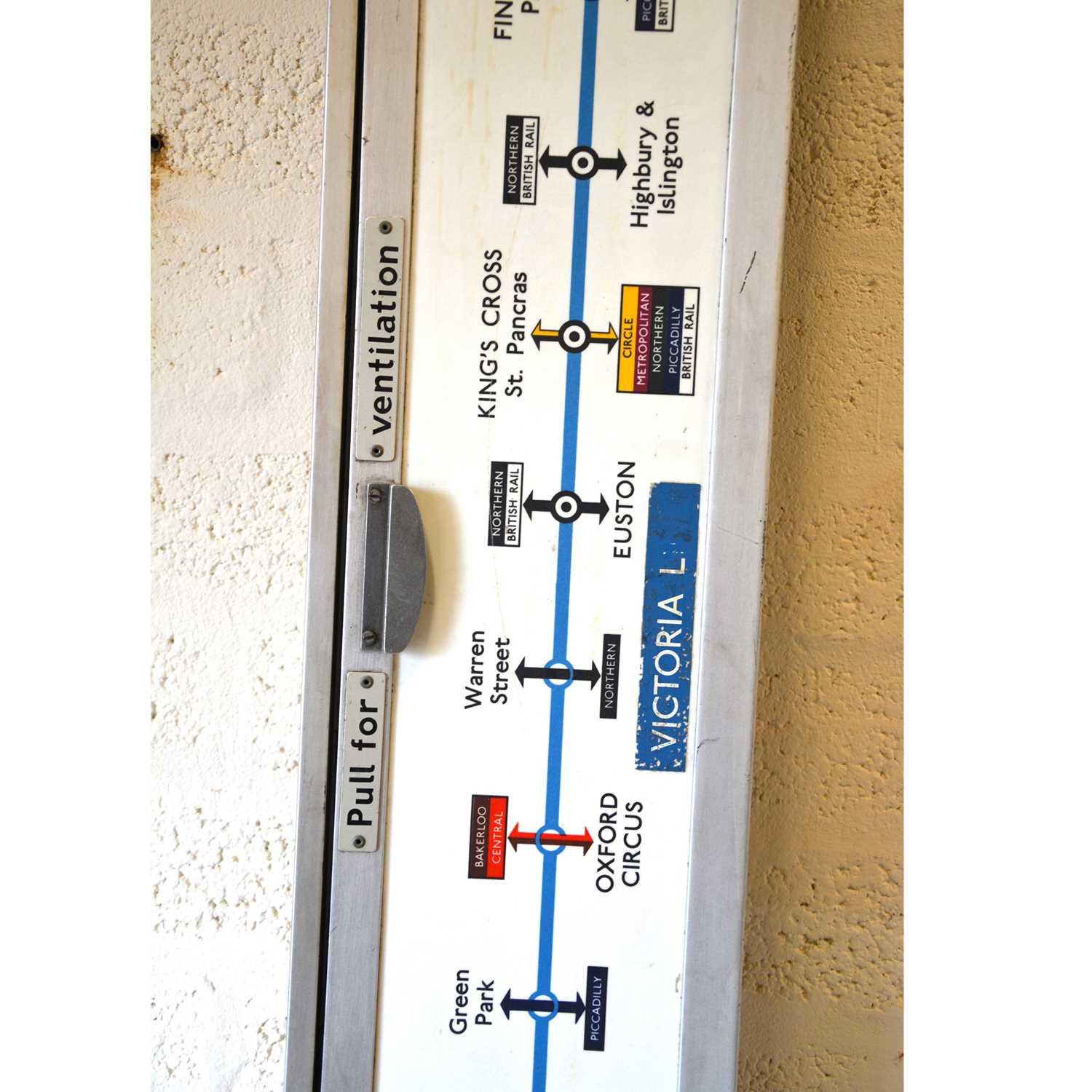 Lot 254 - Original London Underground carriage line