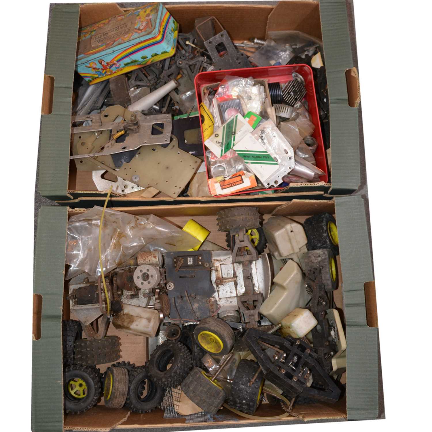 Lot 1281 - RC radio control racing car spares and