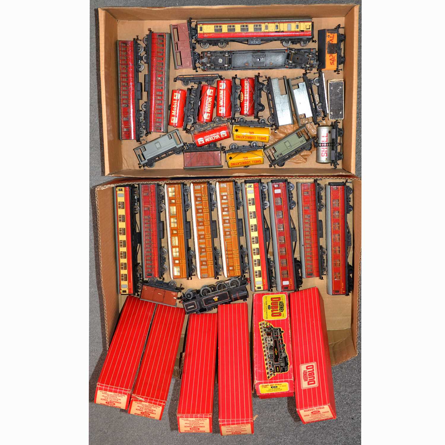 Lot 119 - Two boxes of Hornby Dublo OO gauge model