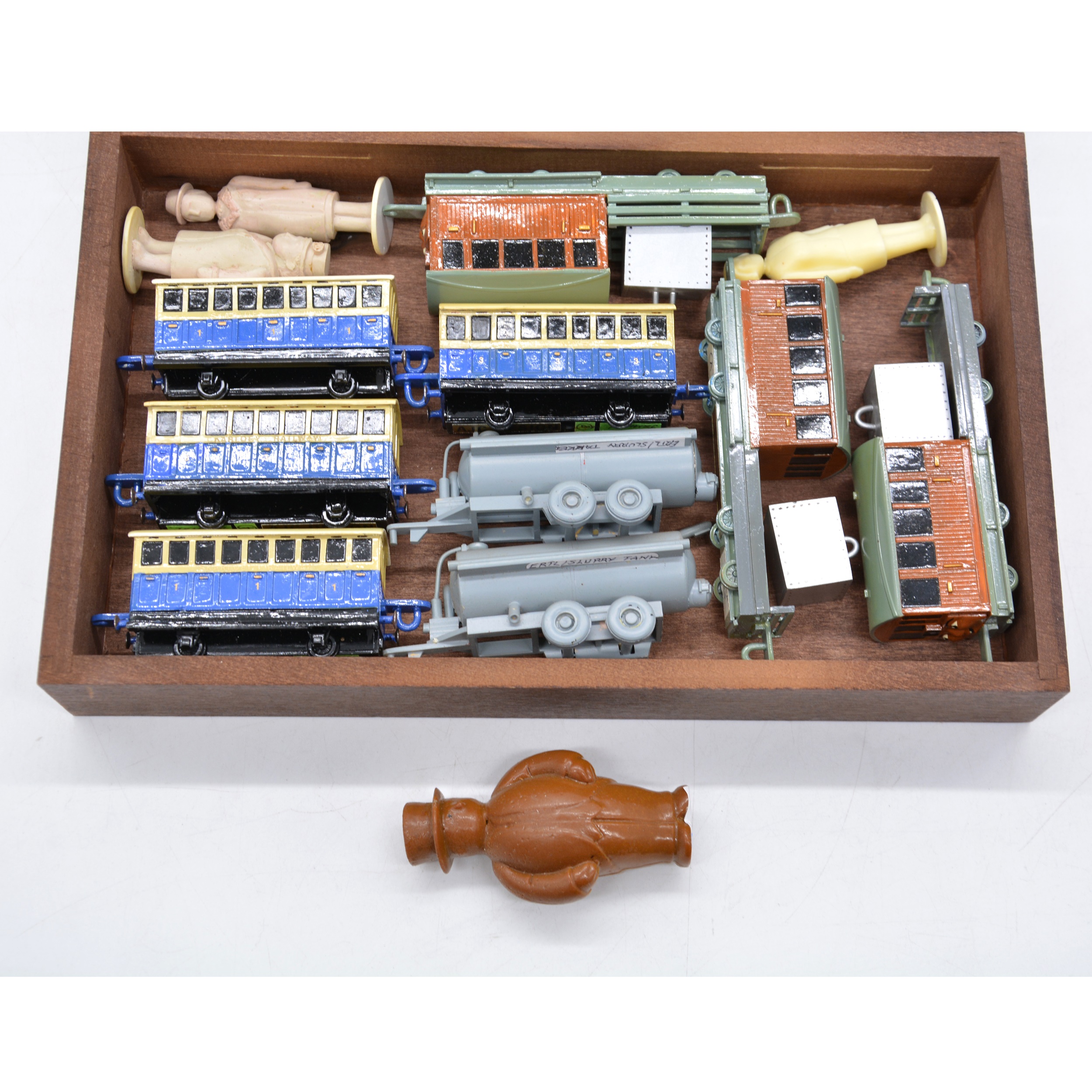 Lot 1164 - Thirteen Ertl Thomas the Tank Engine