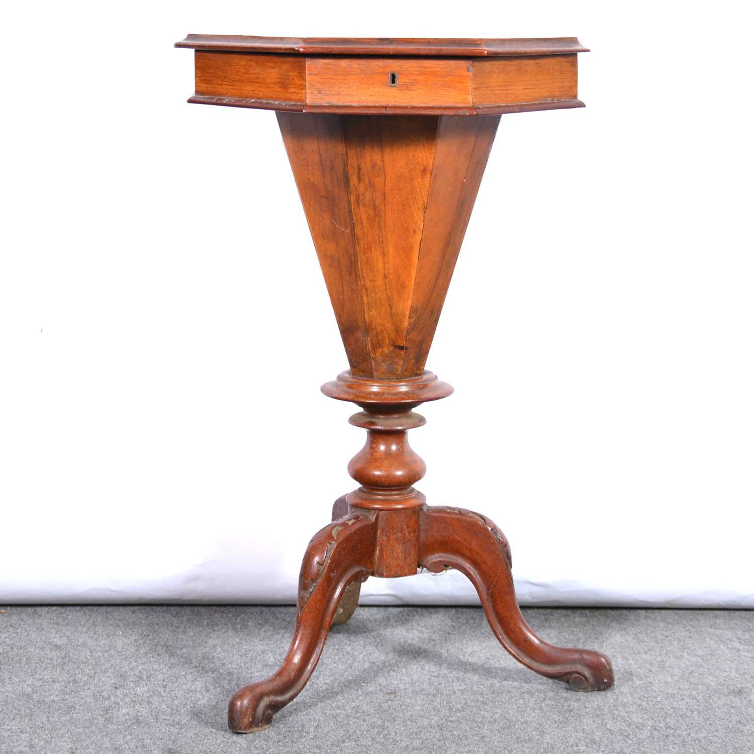 Lot 577 - Victorian walnut trumpet work table,