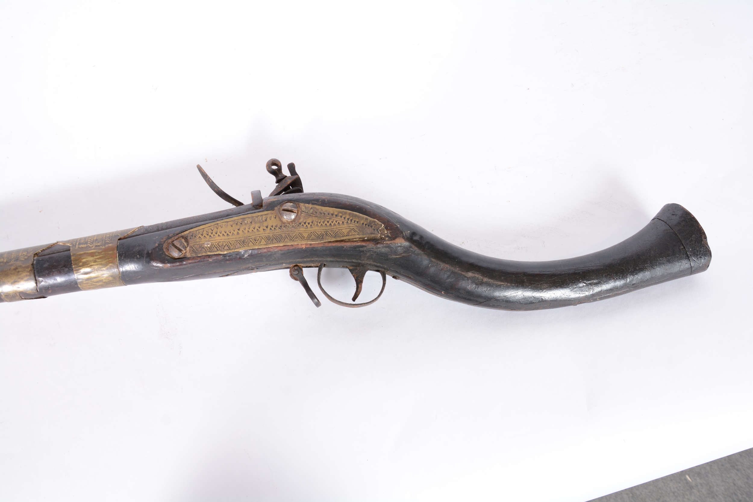 Lot 16 - Arab flintlock gun