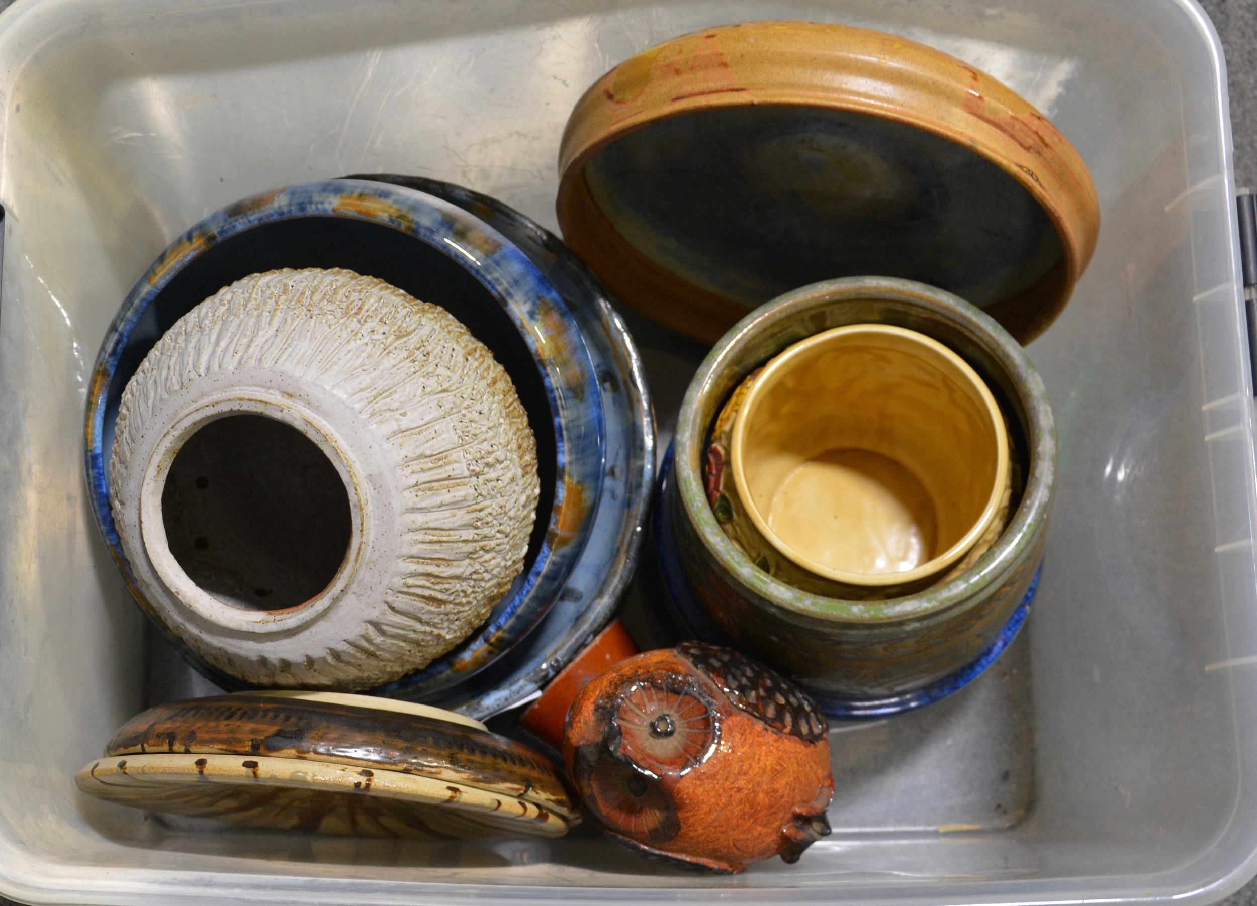 Lot 72 - A box of assorted studio pottery and similar
