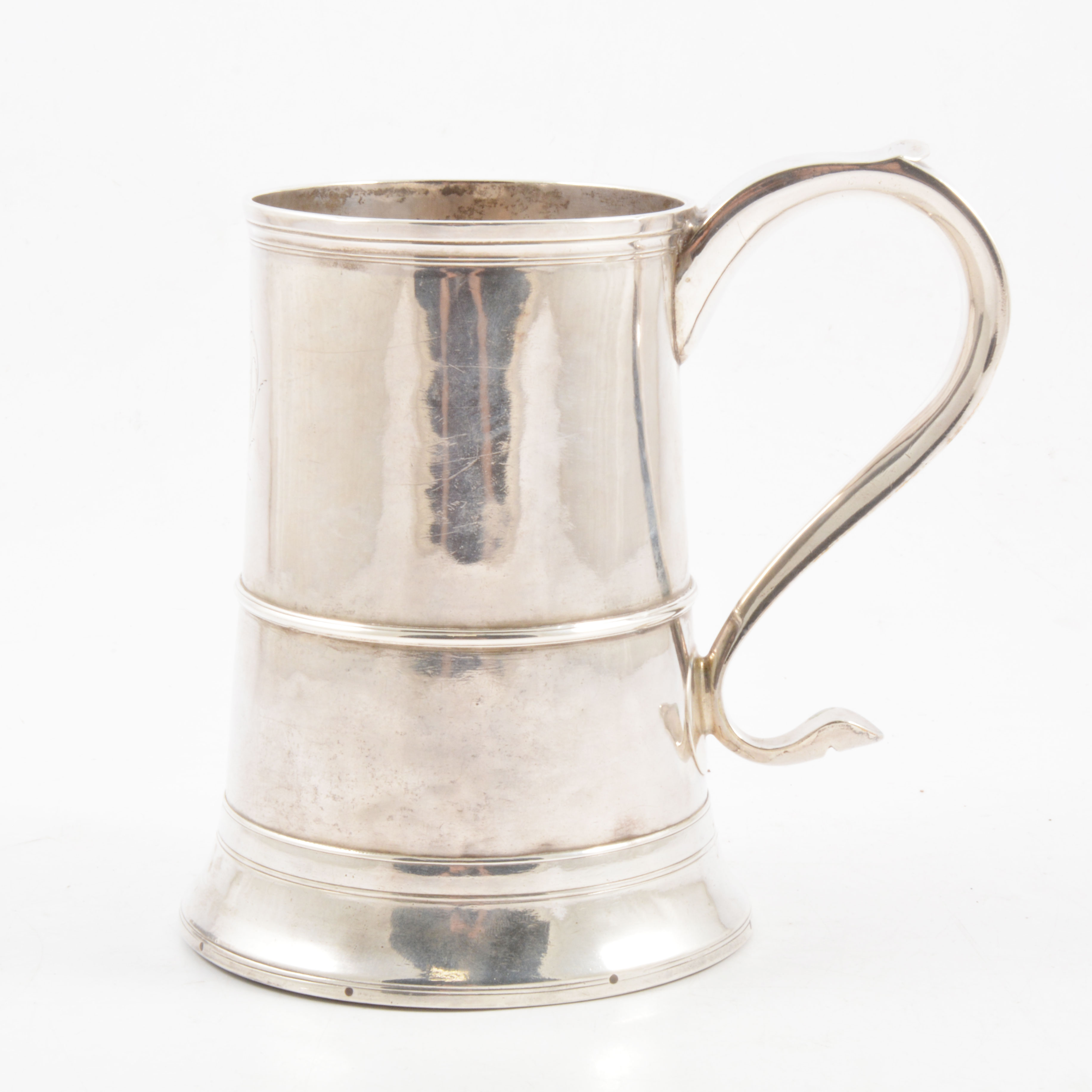Lot 239 - George III silver mug