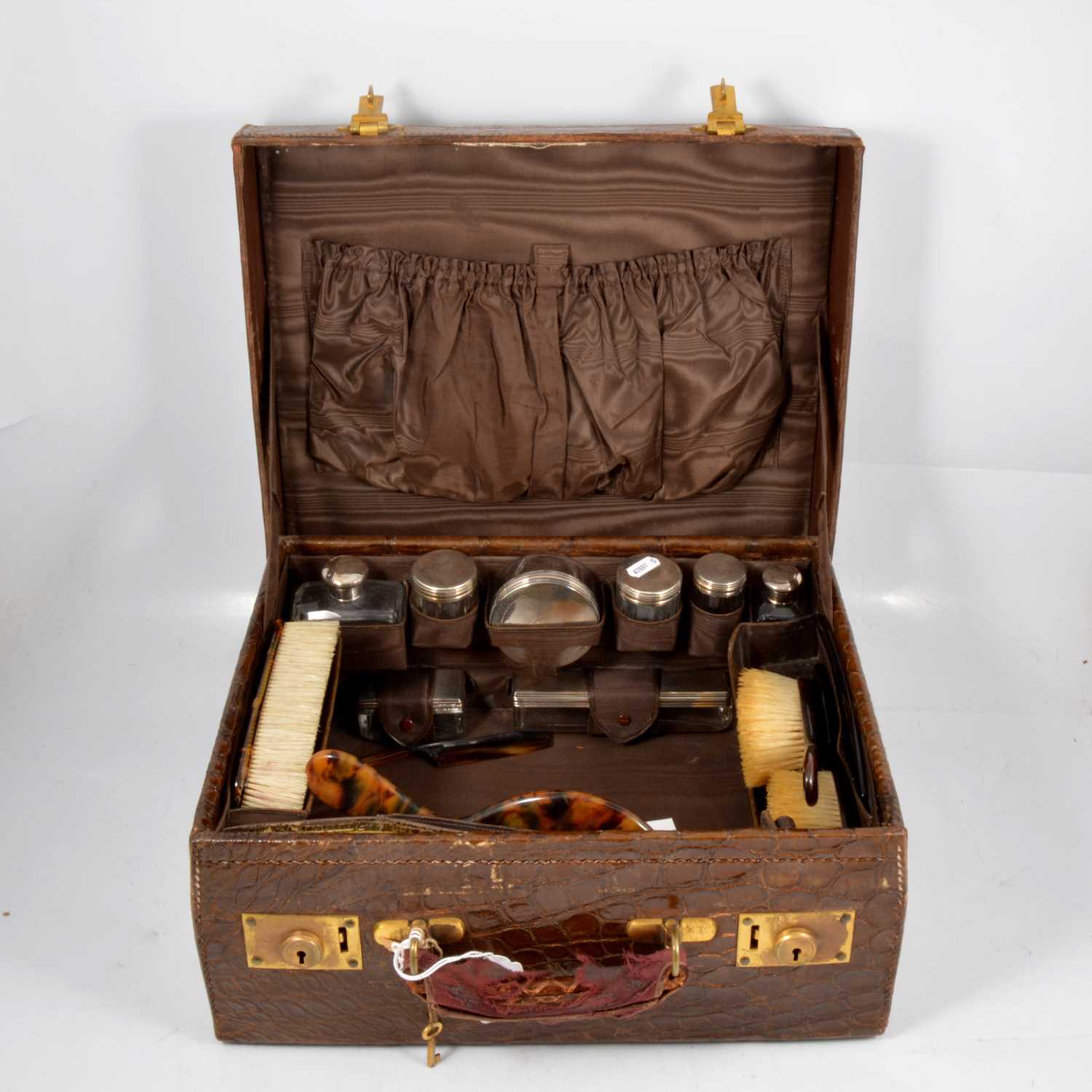Lot 271 - Victorian leather travelling case, silver