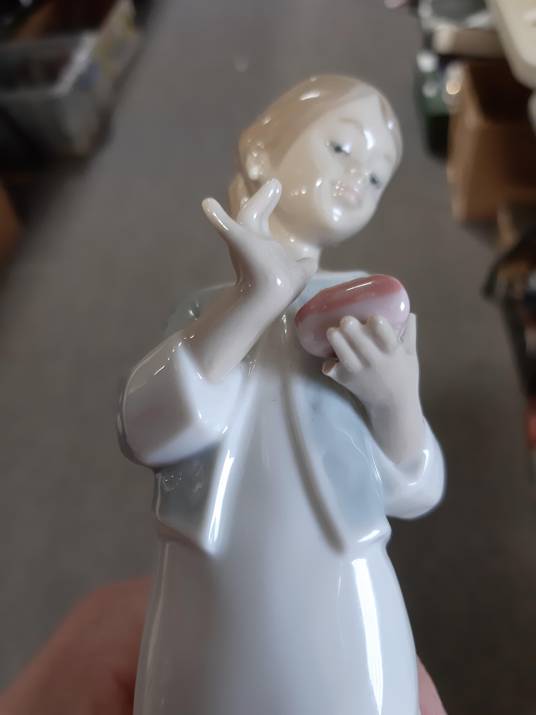 Lot 31 - Fifteen Nao figures, including Hello Kitty