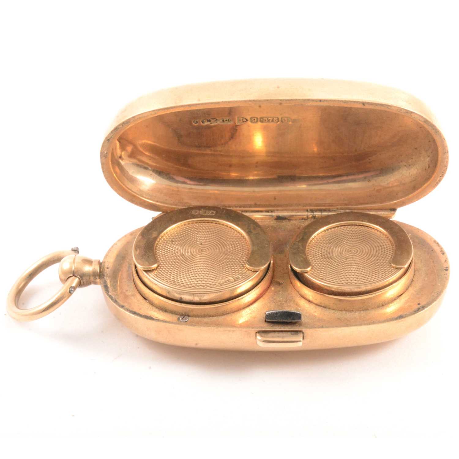 Lot 288 - A 9 carat yellow gold sovereign/half