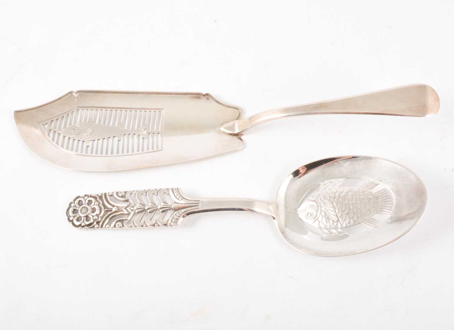 Lot 263 - George III silver fish slice and a Norwegian