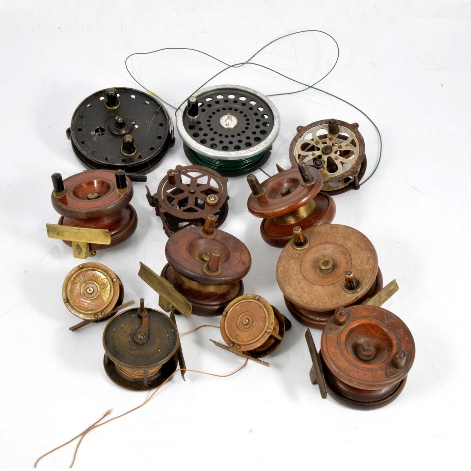 Lot 175 - Collection of fishing reels,