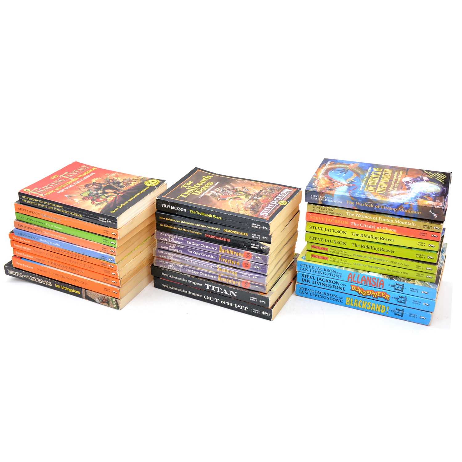 Lot 259 - Twenty-nine Fighting Fantasy gamebooks,