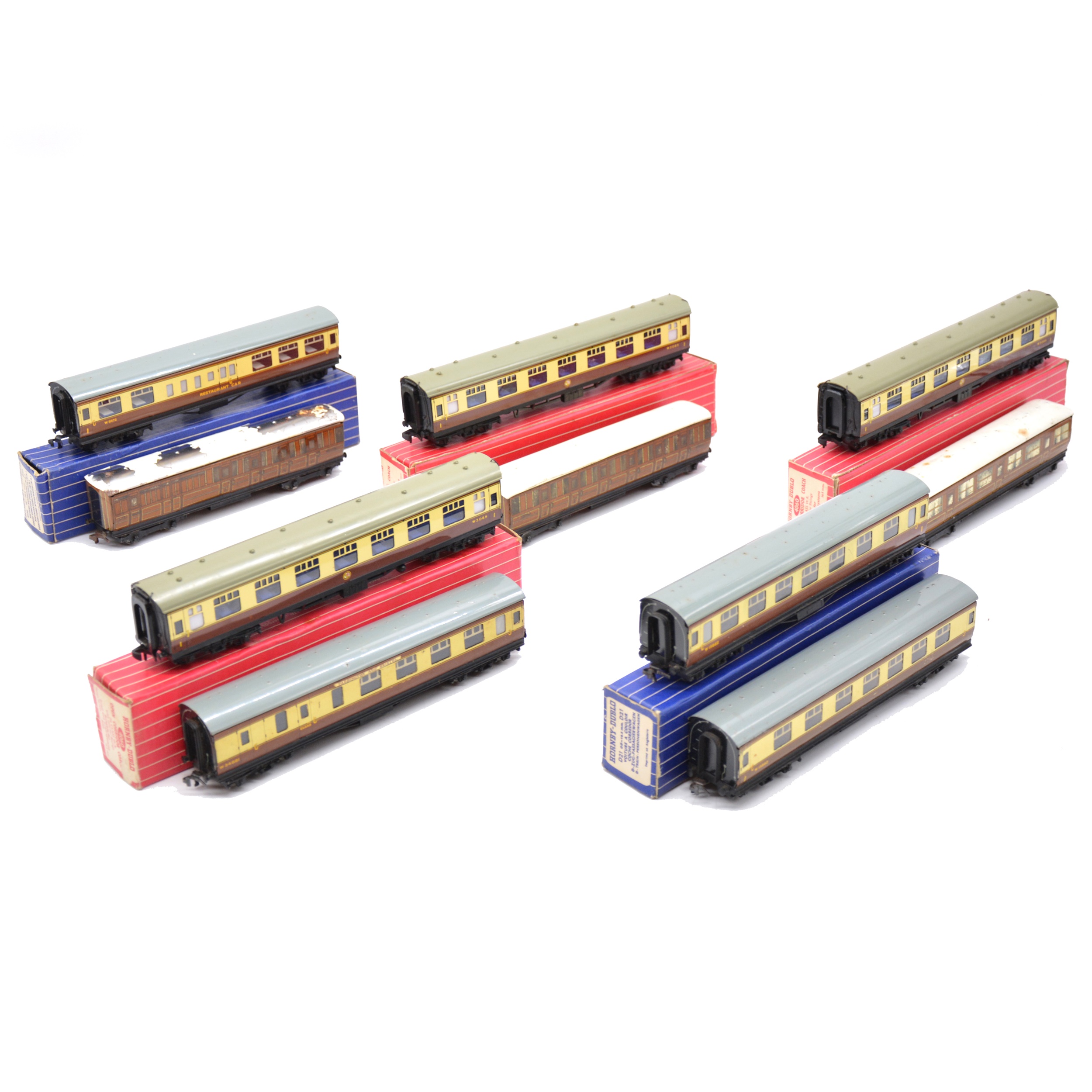 Lot 208 - Four boxes of Hornby Dublo OO gauge model