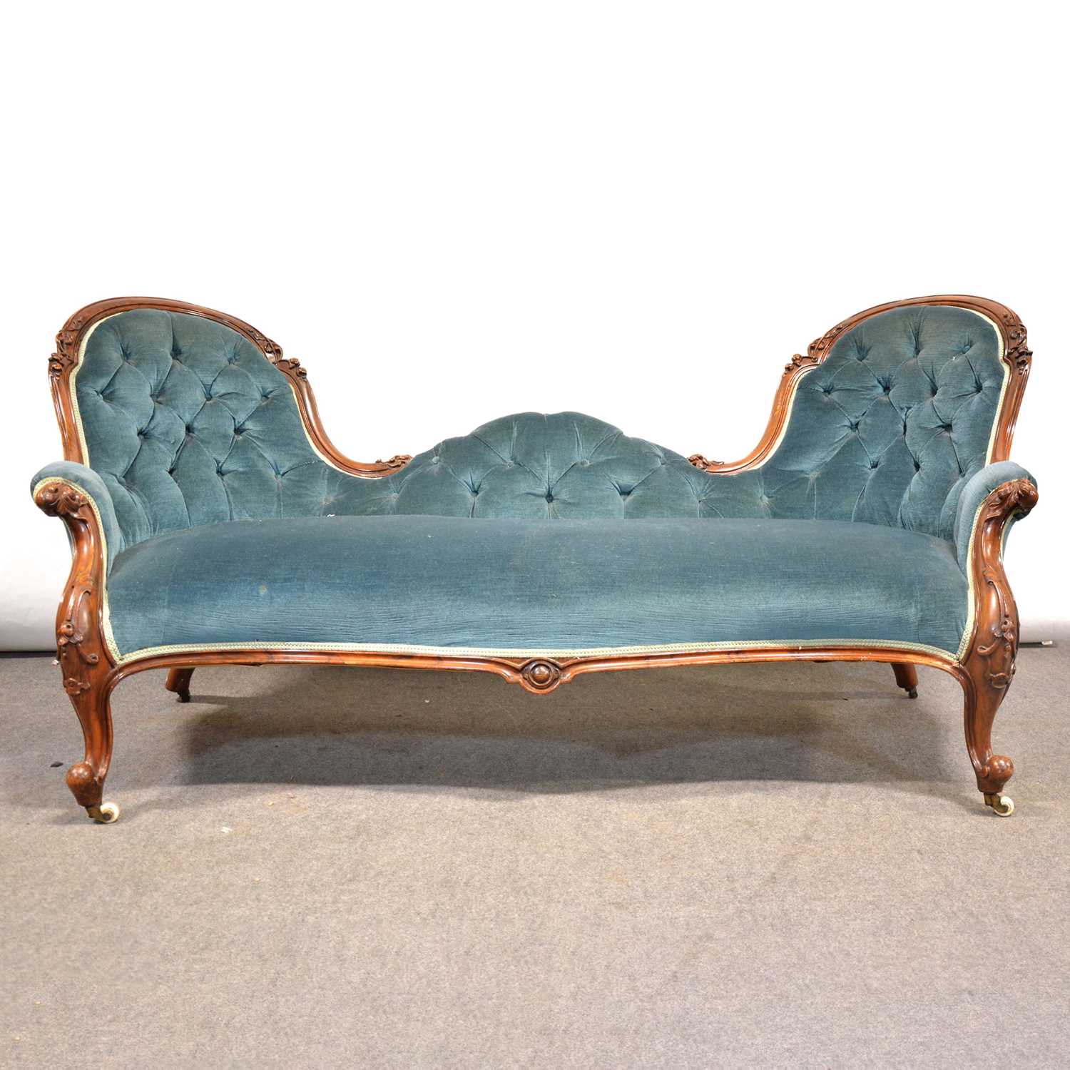Lot 643 - Victorian double chair-back chaise longue,