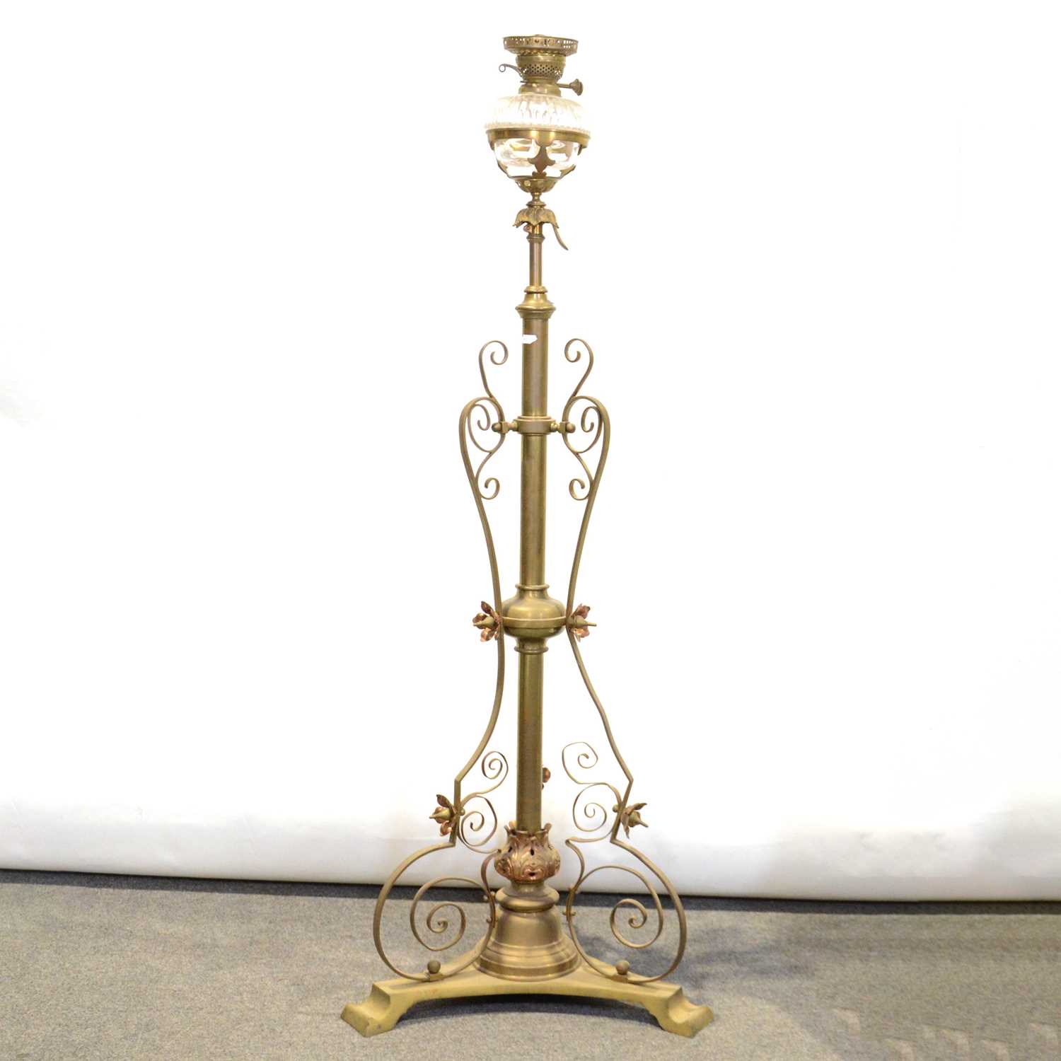 Lot 460 - Edwardian brass standard oil lamp,
