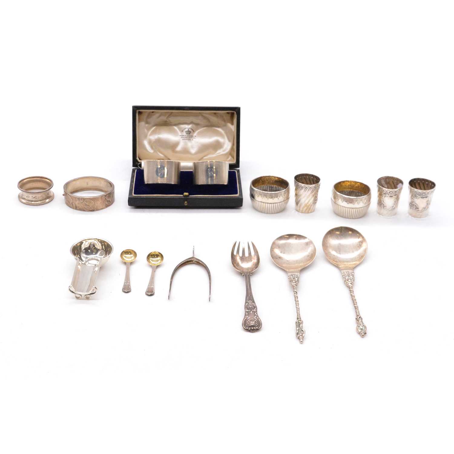 Lot 181 - Small collection of silver,