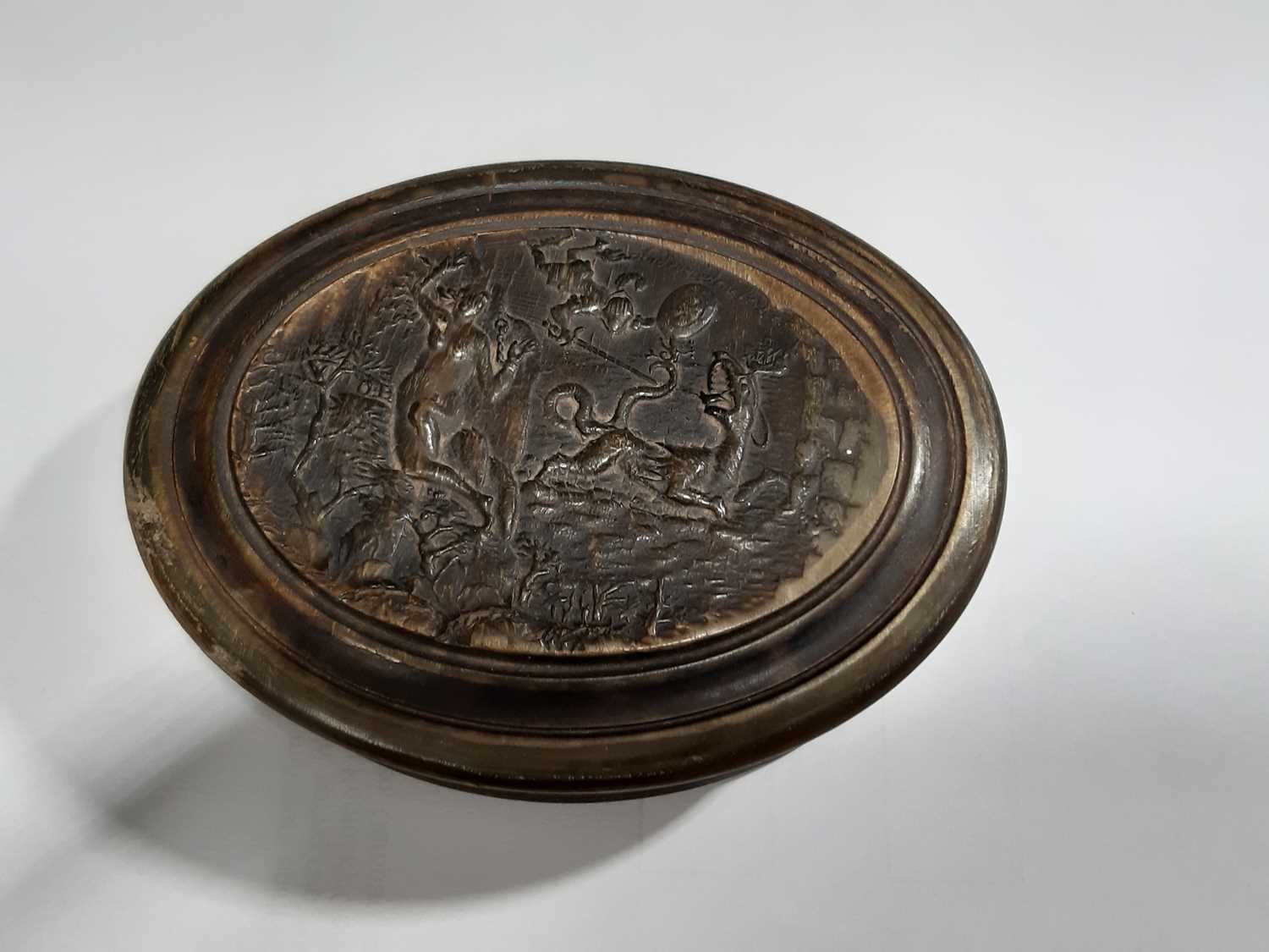 Lot 130 - Georgian horn snuff box,