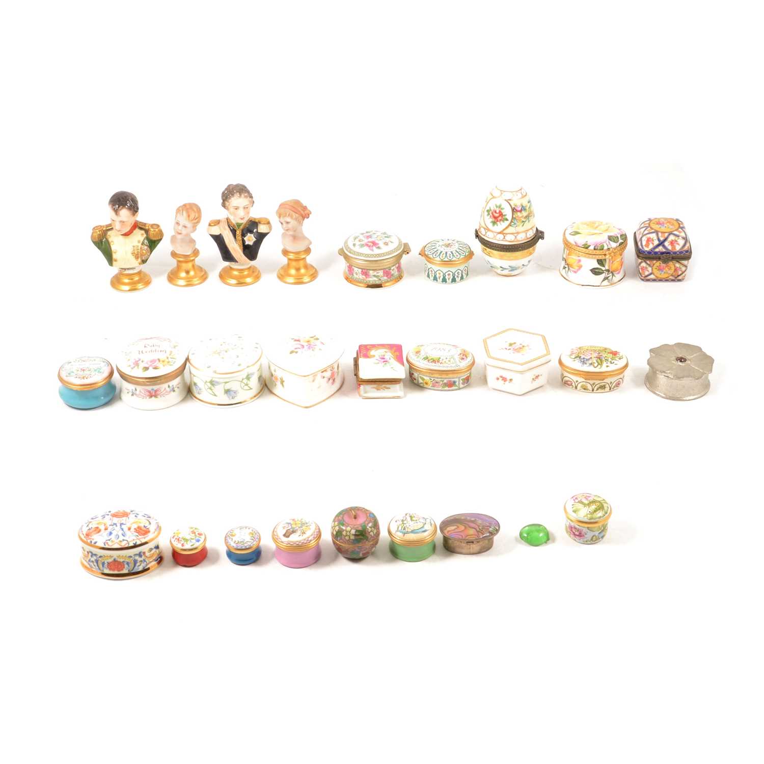 Lot 9 - A collection of enamel and porcelain trinket