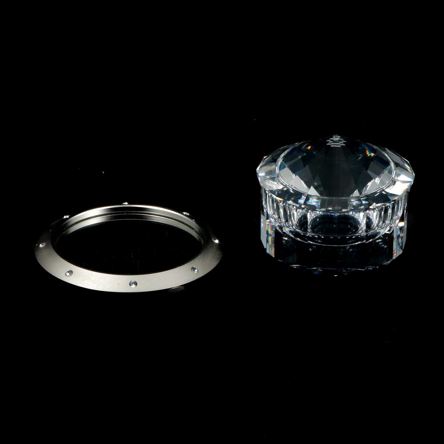 Lot 677 - Swarovski Crystal trinket box,