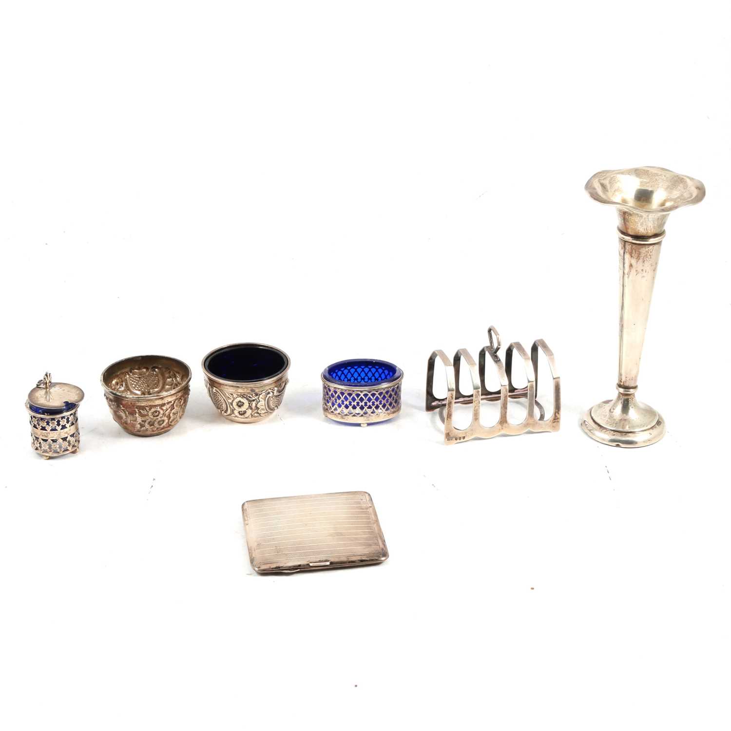 Lot 274 - Small collection of silver,