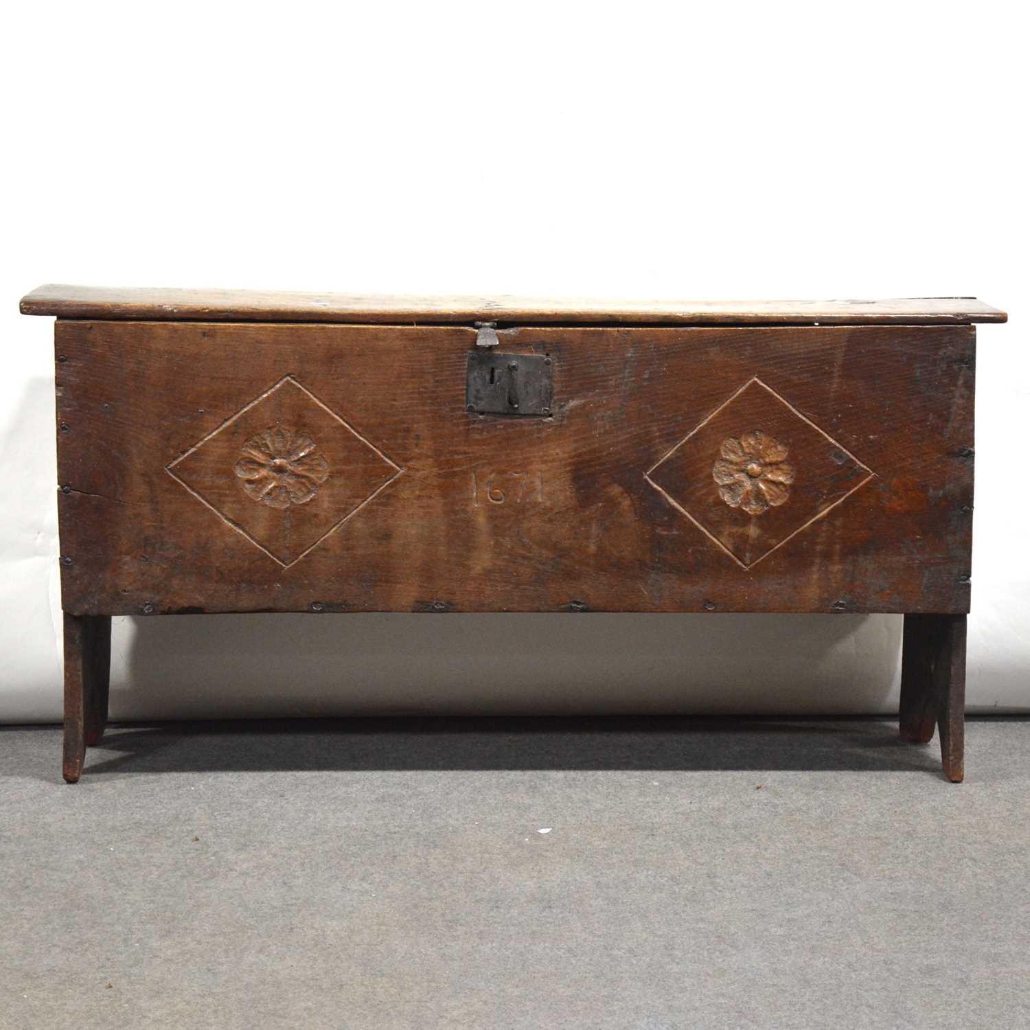 Lot 473 - Joined oak coffer,