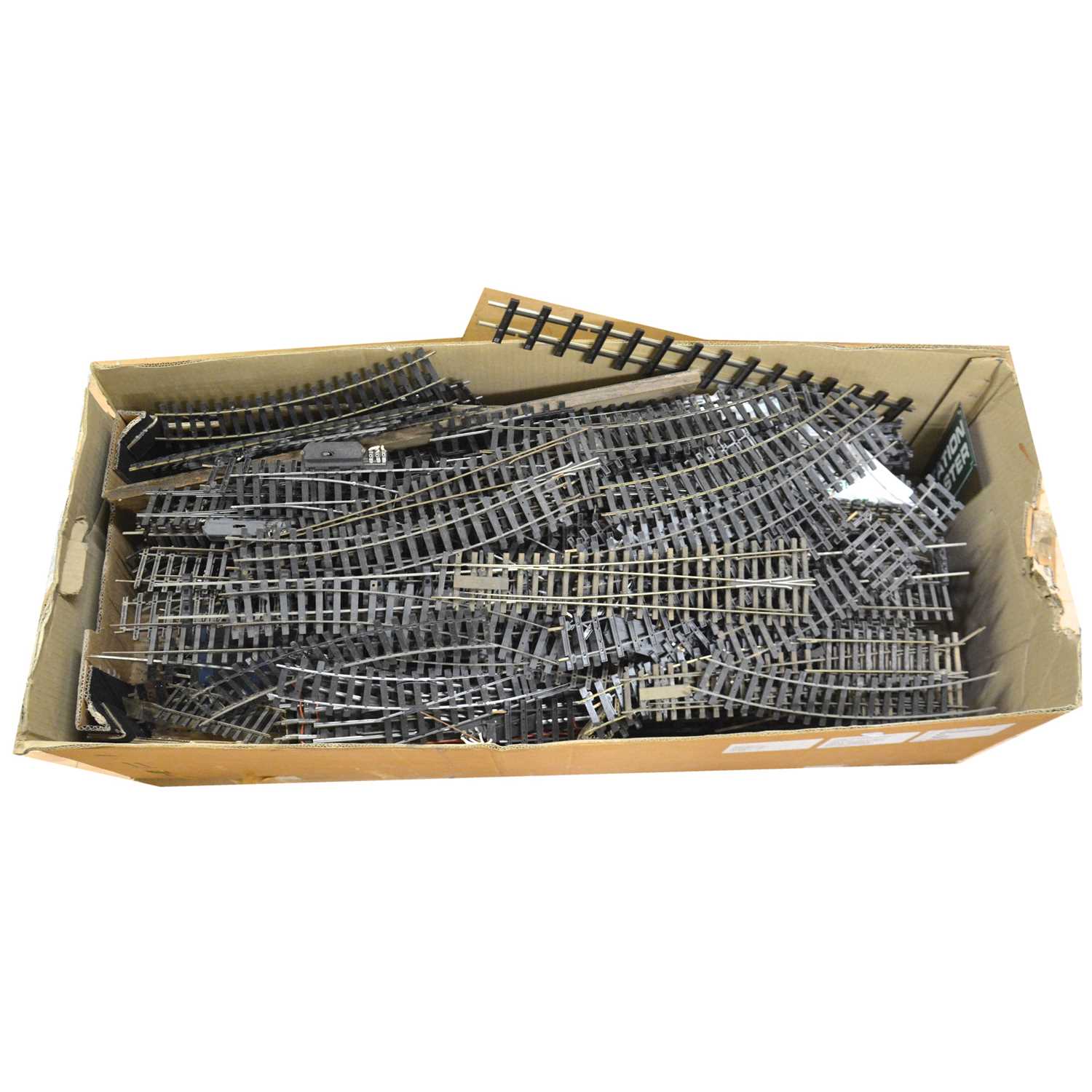 Lot 514 - A large quantity of O gauge track, 2-rail