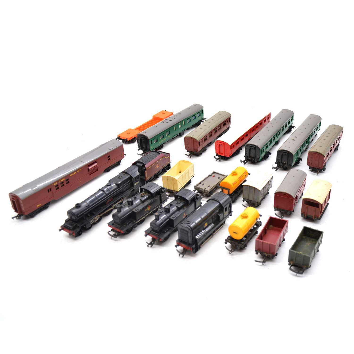 Lot 349 - Twenty-one Tri-ang OO gauge locomotives,