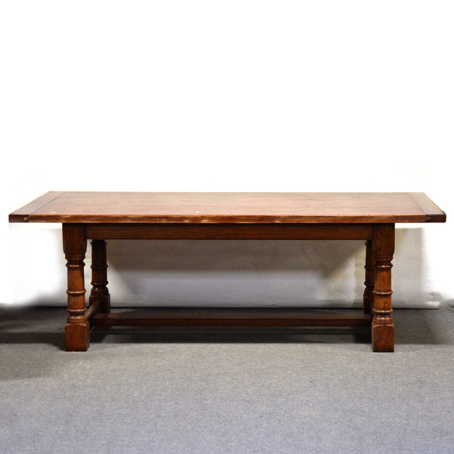 Lot 473 - Haselbech Oak dining table,