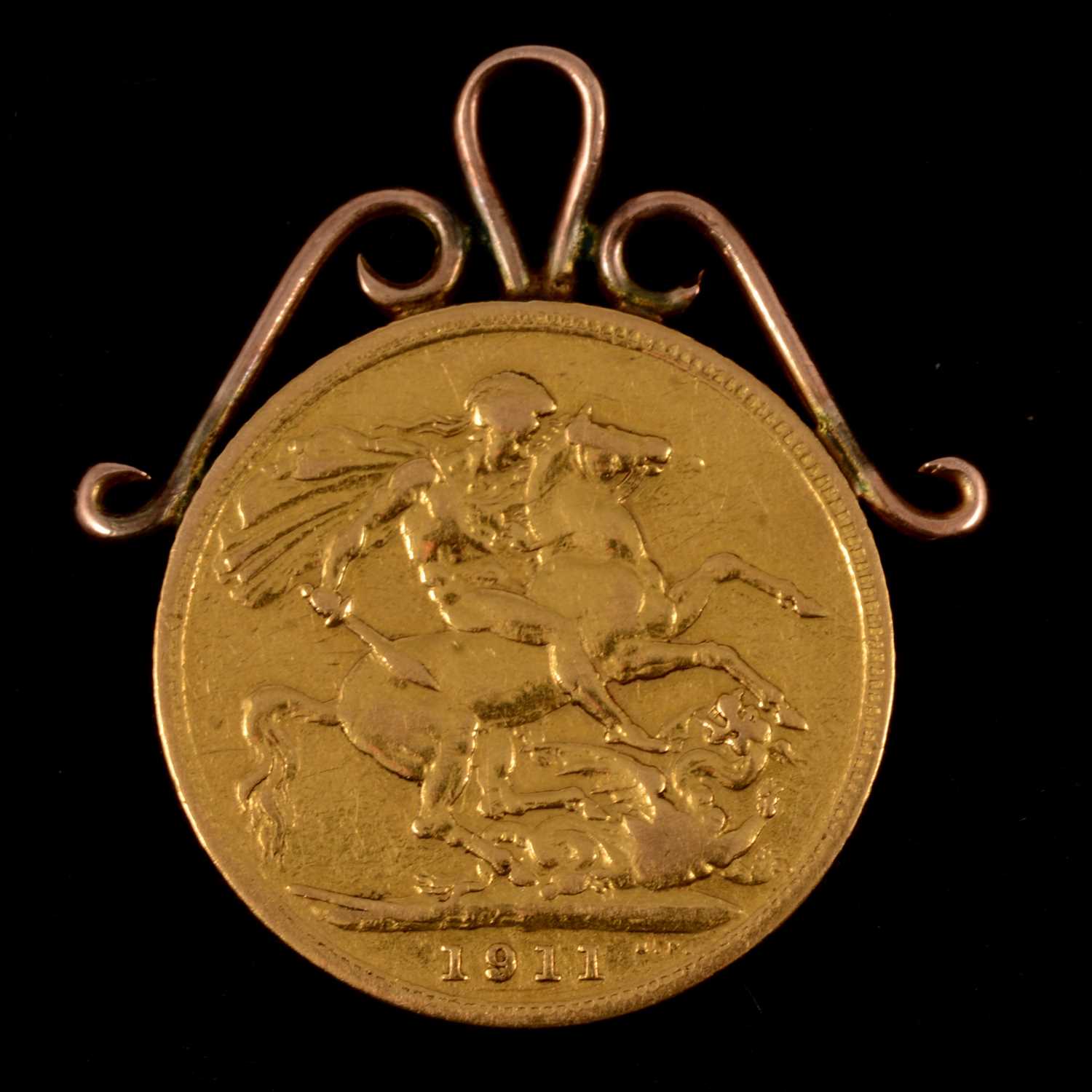 Lot 131 - A Gold Full Sovereign Coin pendant, George V