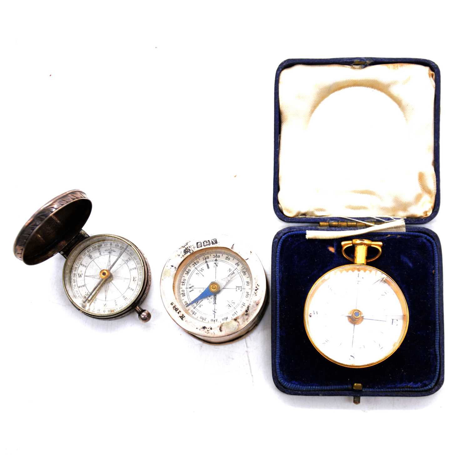Lot 177 - Georgian style gilt metal cased compass and