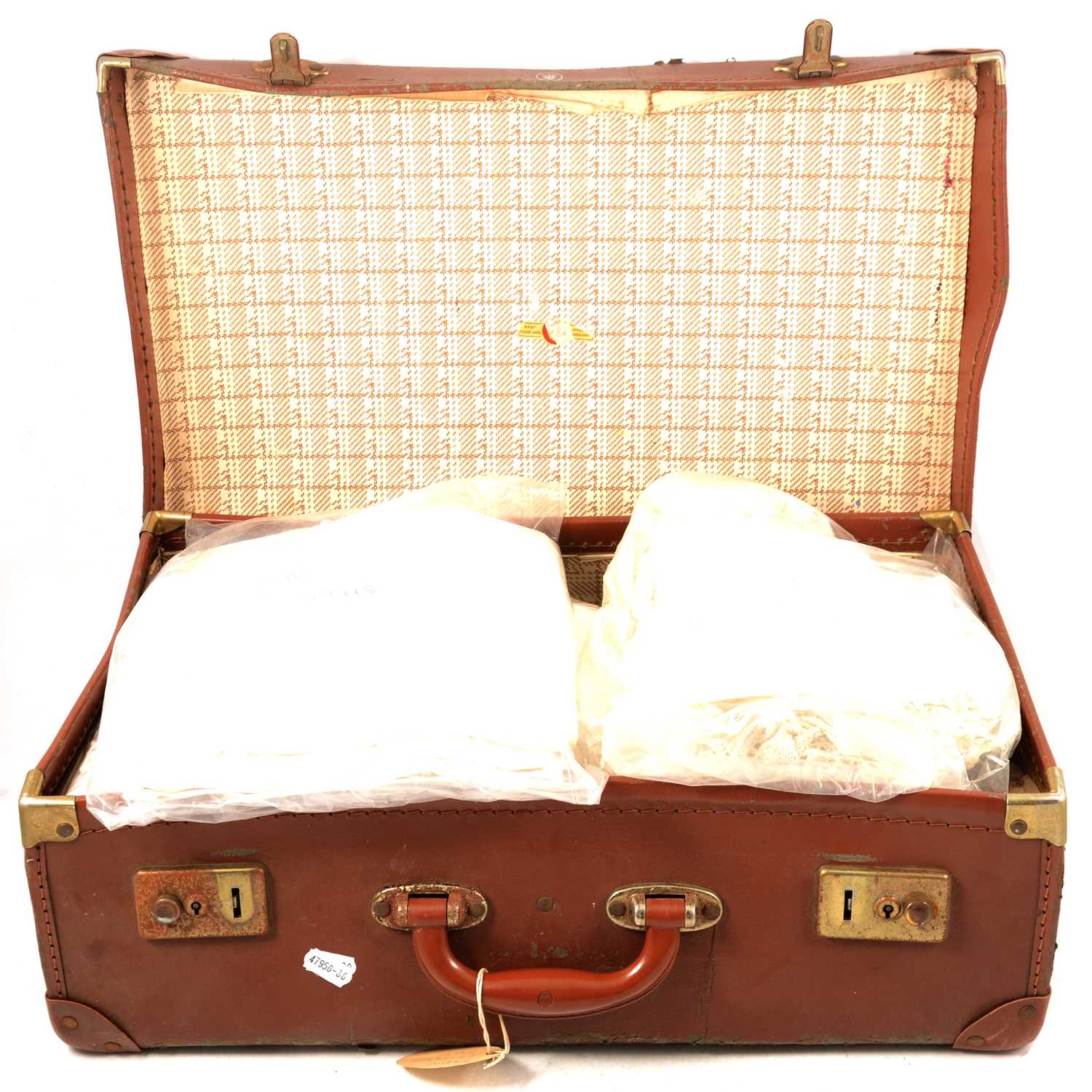 Lot 123 - A collection of linen,