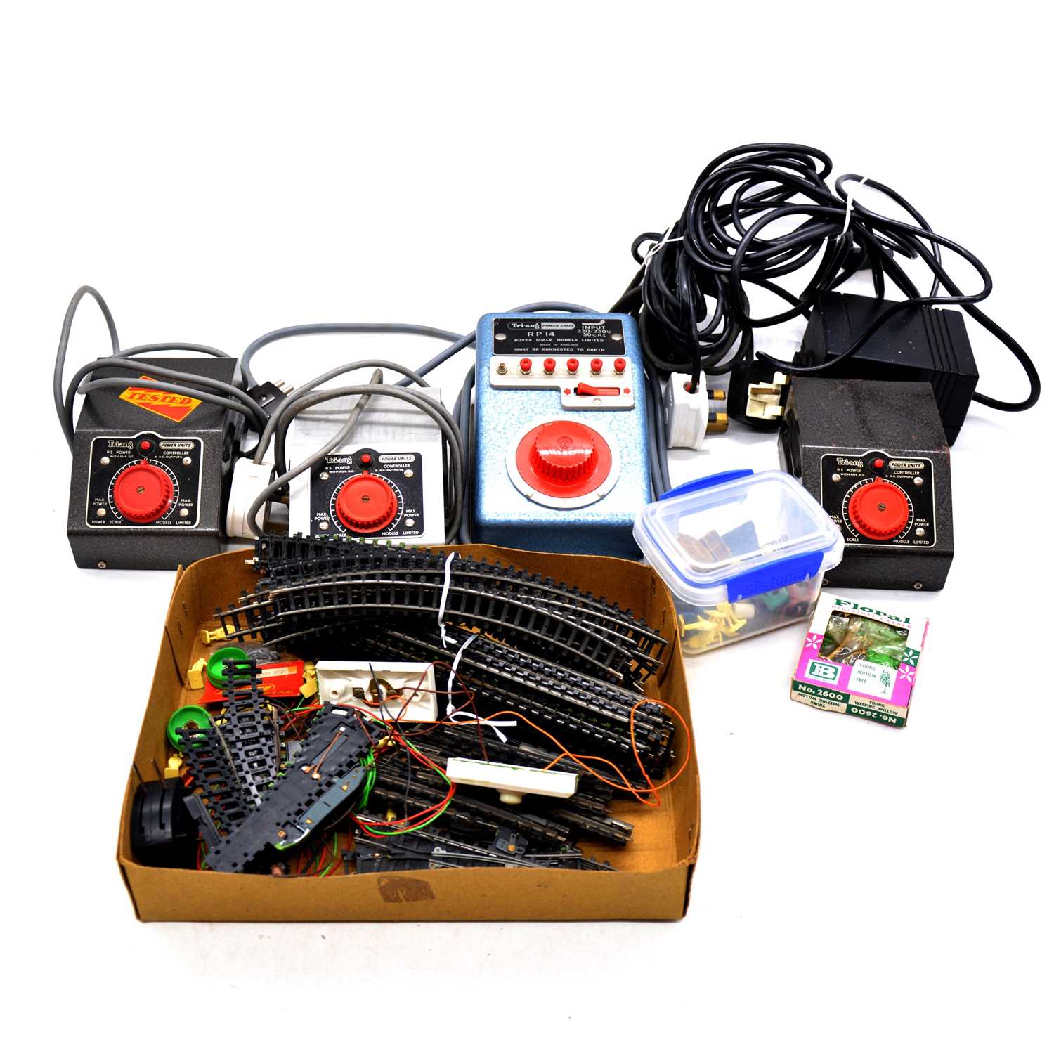 Lot 137 - Triang TT gauge track and trackside