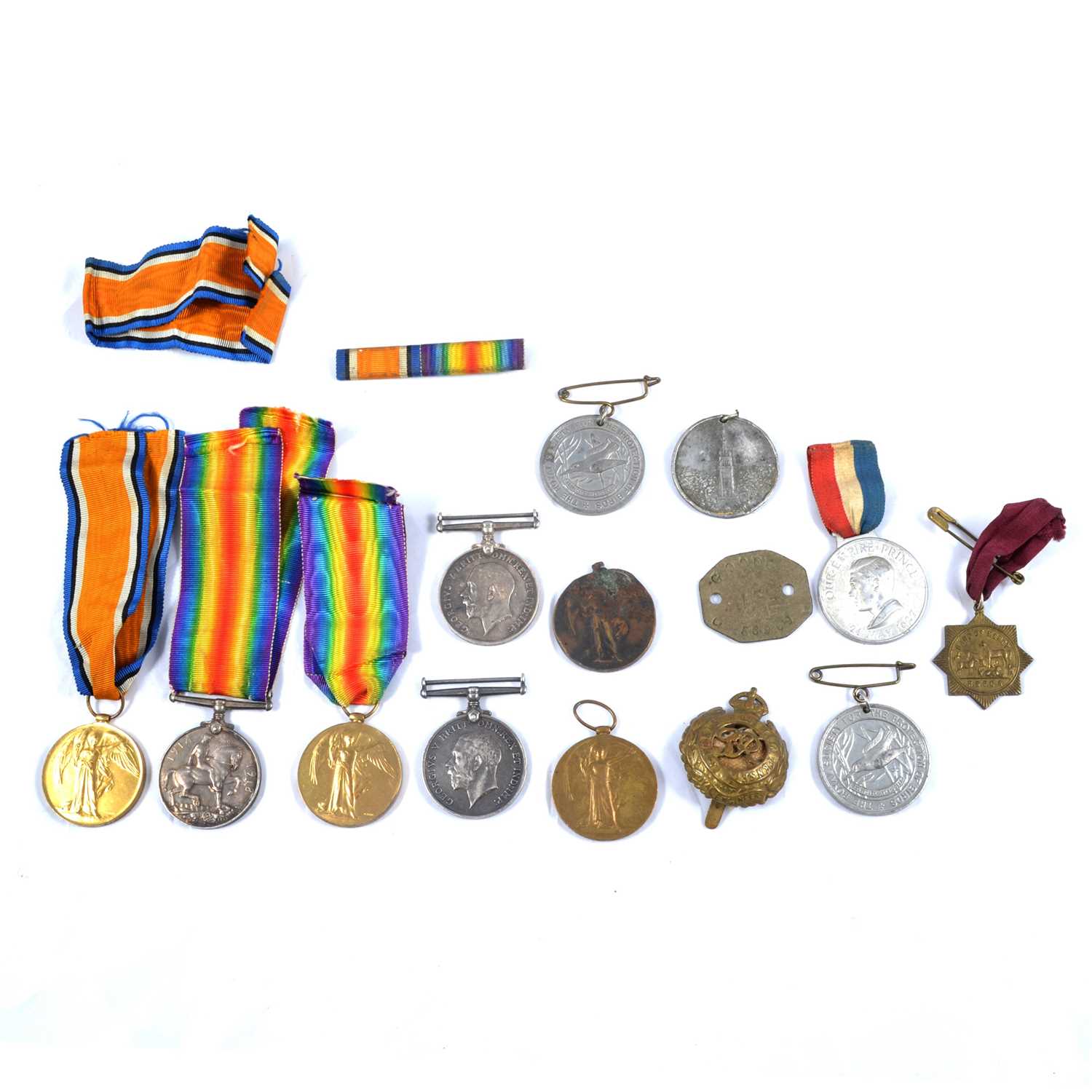 Lot 186 - Medals - WW1 medals, name tag, cap badge and