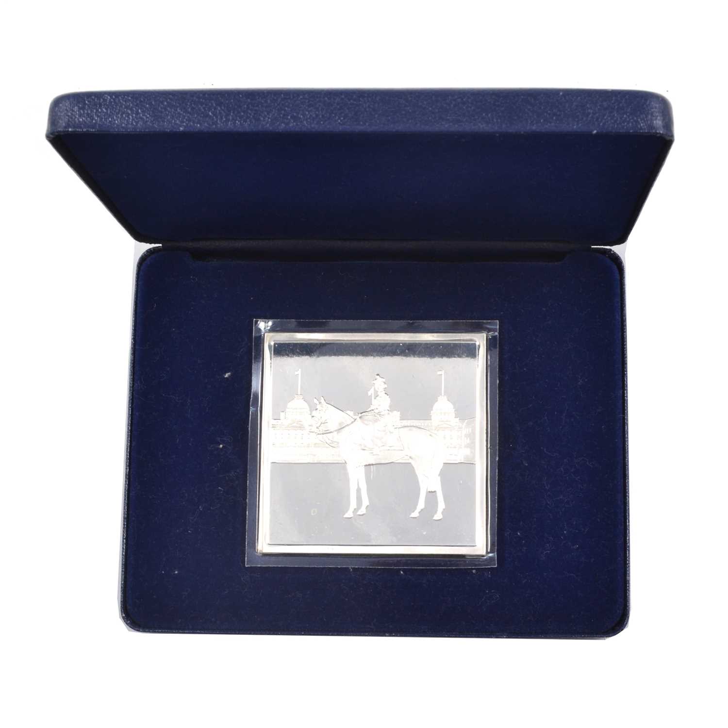 Lot 349 - Danbury Mint H M The Queen's Official